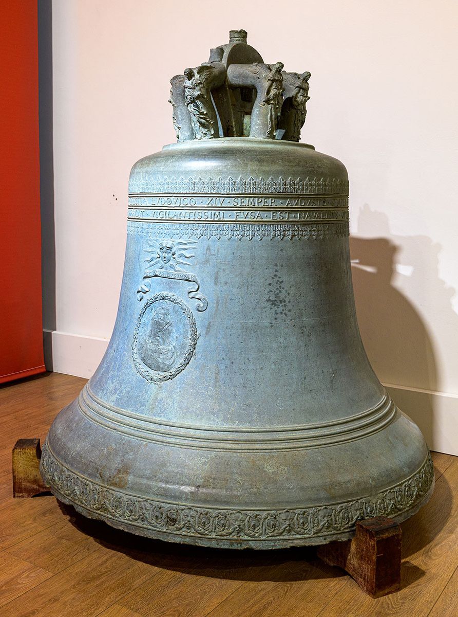 The Toulon shipyard’s bell | Musée national de la Marine