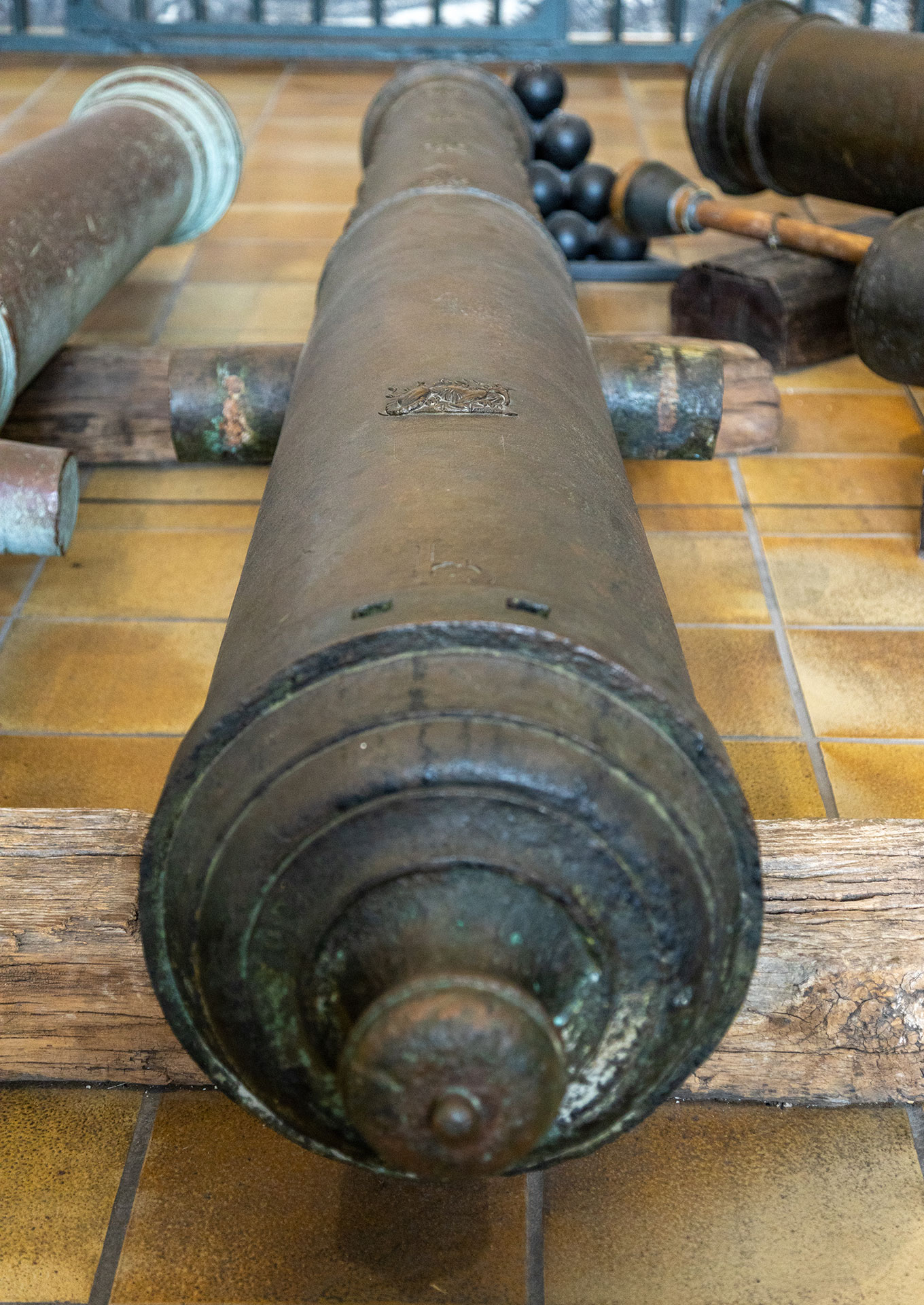 Culverin with the coats of arms of Francis I and Louise of Savoy ...