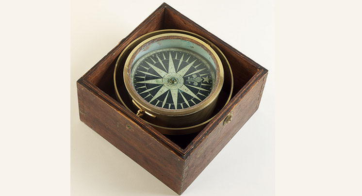 Steering and bearing compasses | Musée national de la Marine