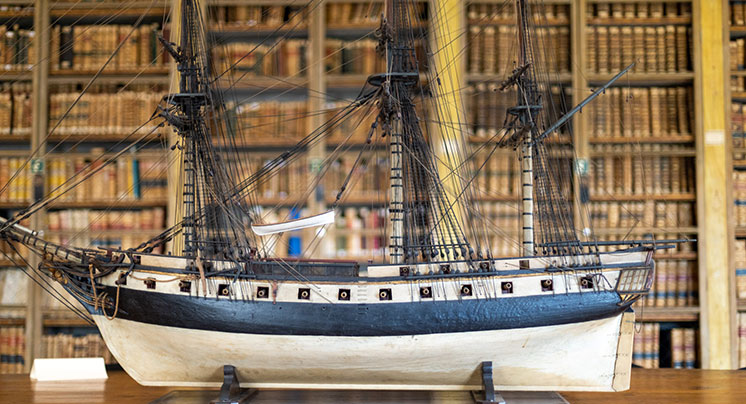 From 1824 to 1826, the frigate Thétis sailed on a voyage of discovery ...
